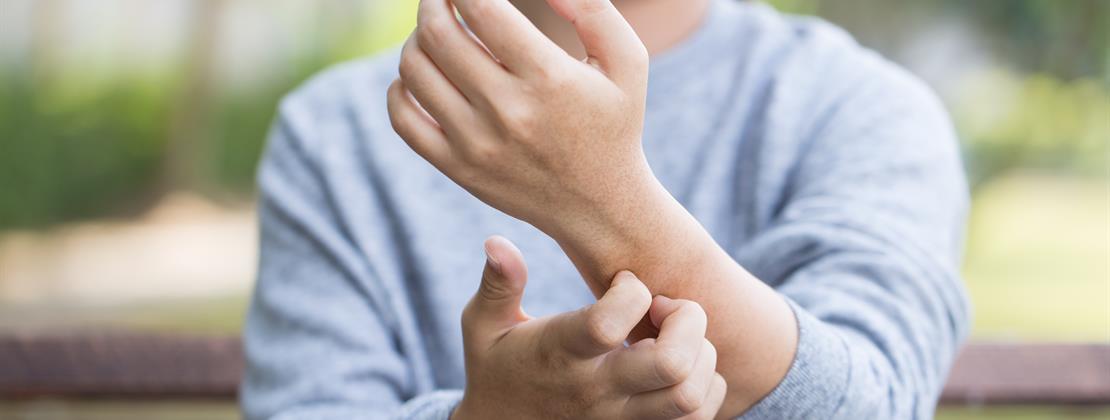 Come riconoscere la dermatite da stress